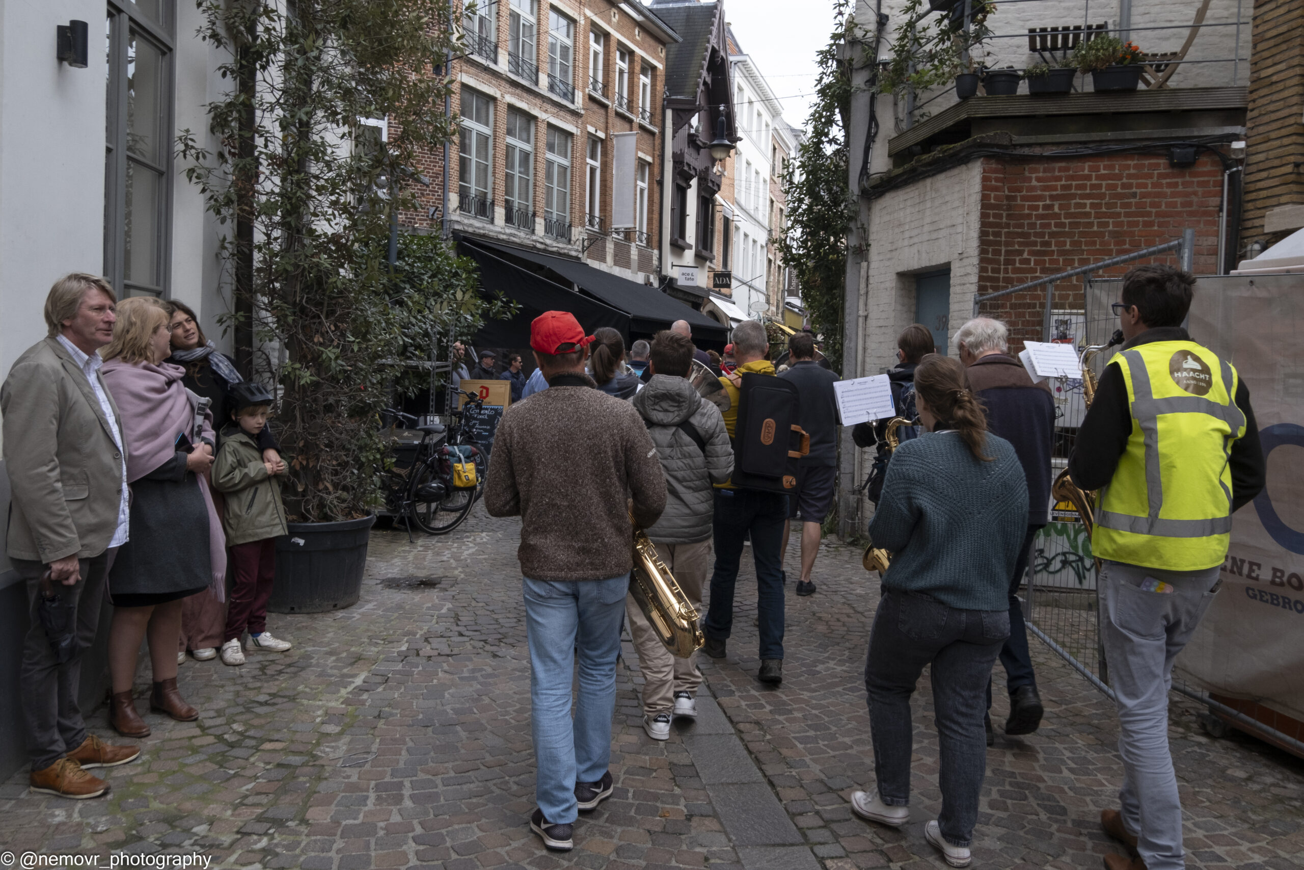 Ronny Mosuse en stadsbeiaardier Eddy Mariën tekenen present – Fanfare ...